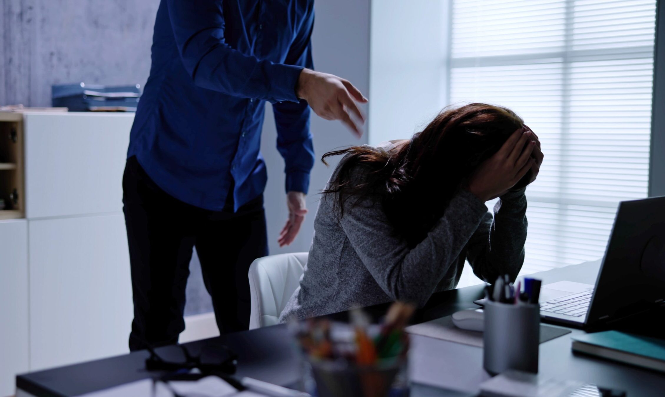 Mobing na delovnem mestu: tako je ukrepala žrtev - Žurnal24 priporoča