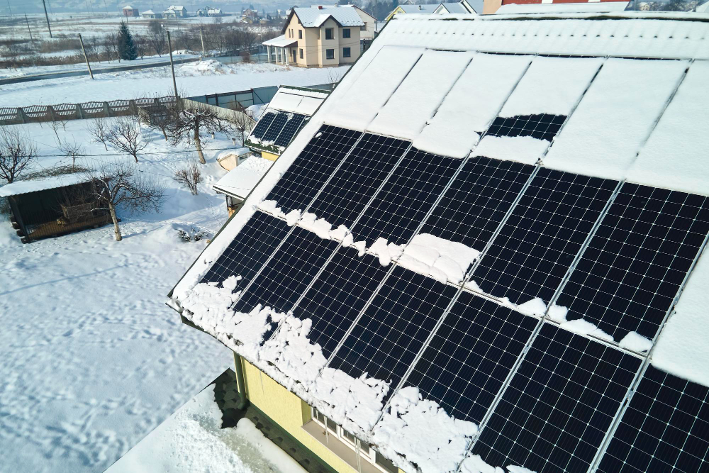 Delovanje in vzdrževanje balkonske sončne elektrarne pozimi - Žurnal24 ...