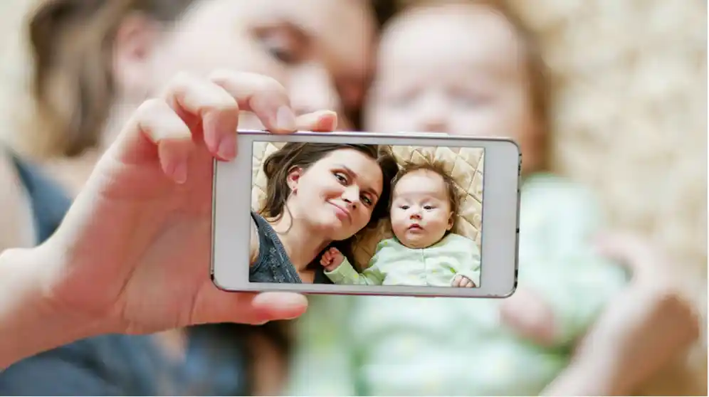 Kaj je 'sharenting'? - Žurnal24 priporoča